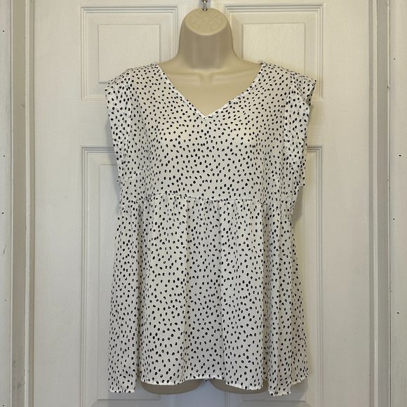 ANDREE BY UNIT | Tops | Andree By Unit White Tunic With Black Dot ...